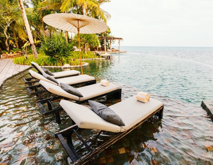 How To Create A Luxury Resort Style Backyard